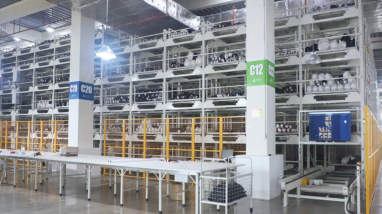 “Smart Storage for Smart Textiles” — 4-Way Pallet Shuttle Powers ...